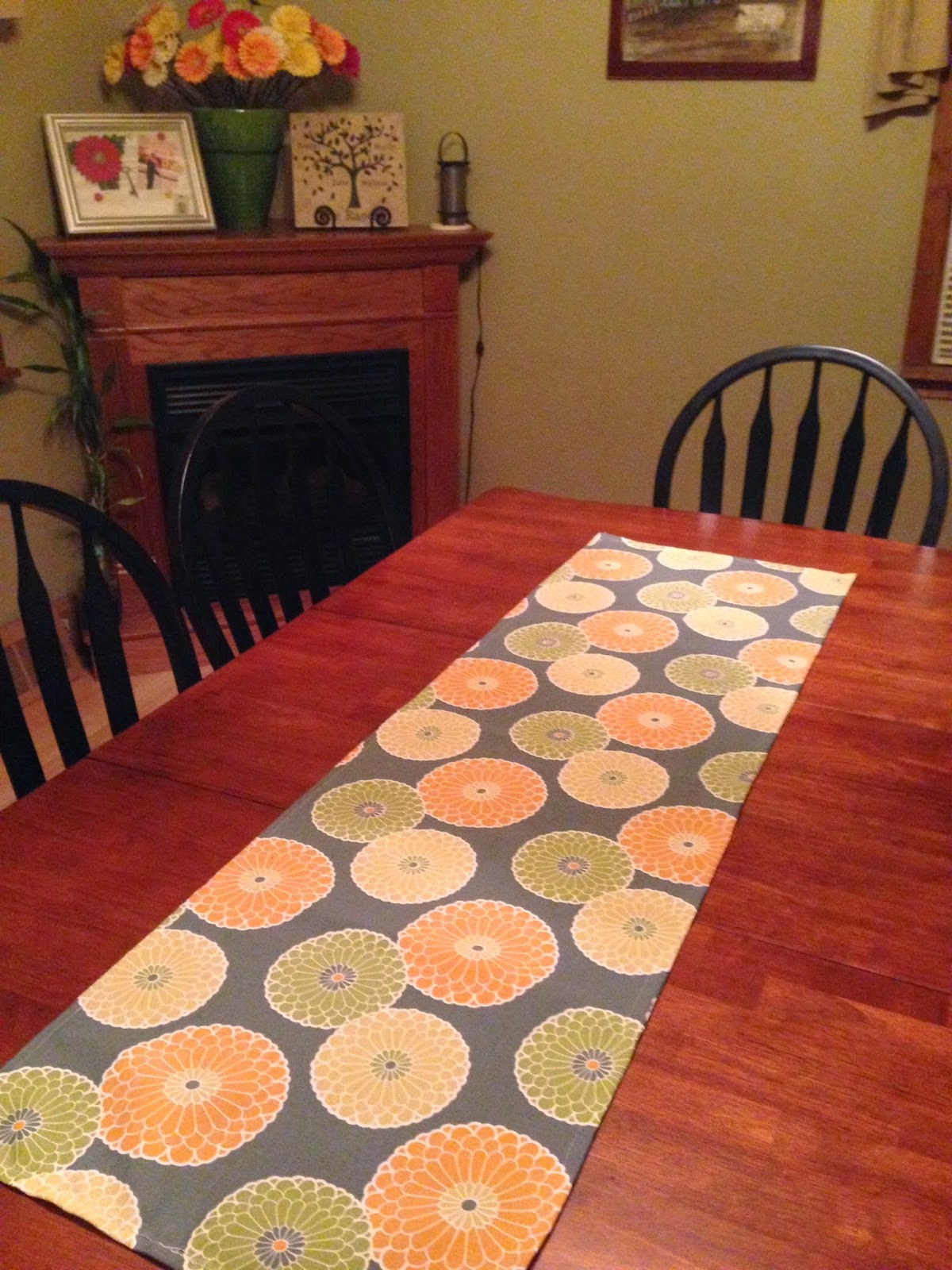 The Crazy Crafty Mom DIY EASY Table Runner the-crazy-crafty-mom-diy-easy-table-runner