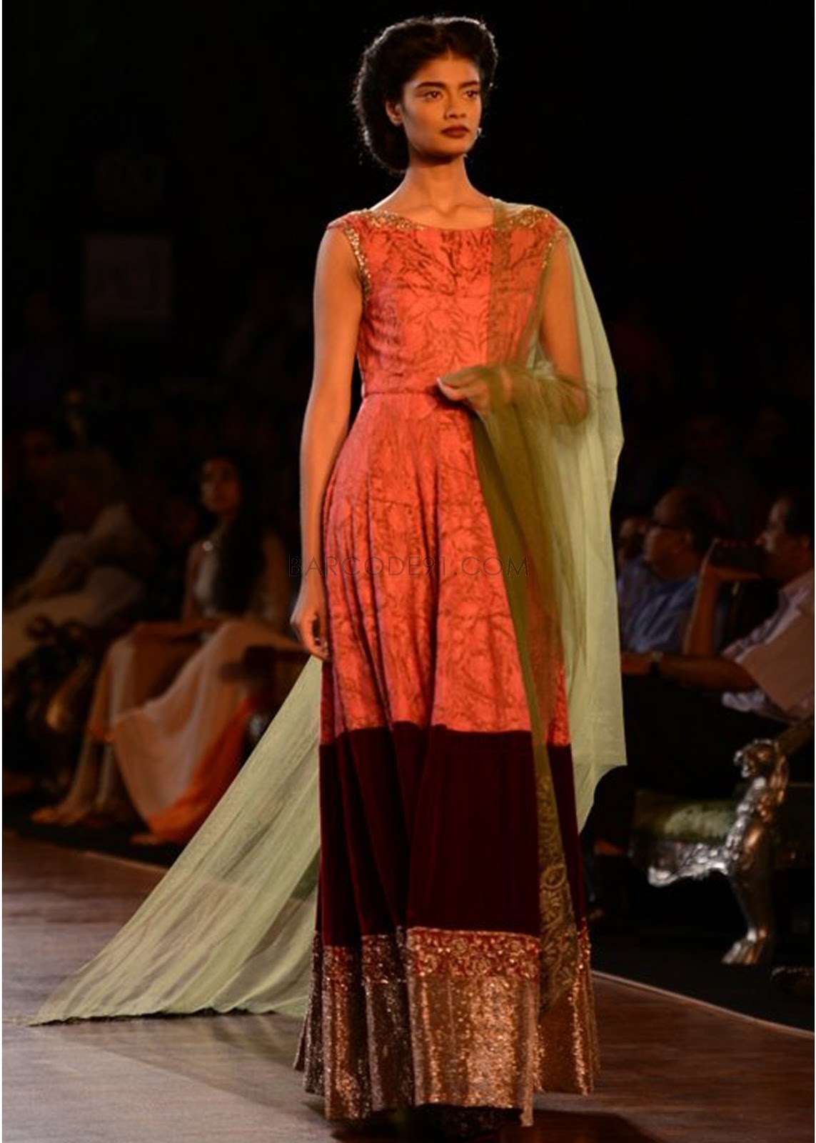 Manish Malhotra’s collection at Delhi Couture Week 2013 | The Paris ...