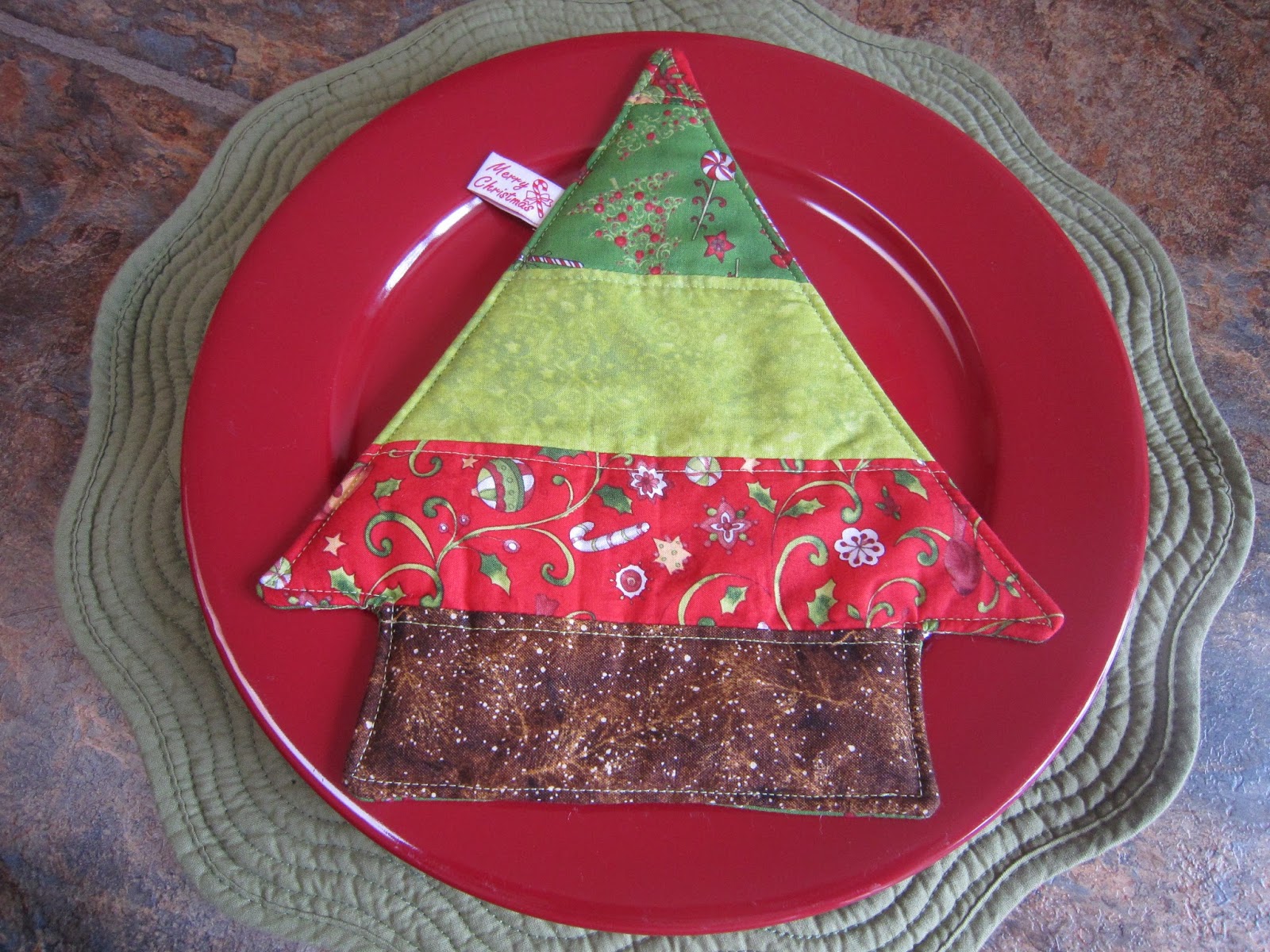 12 Days of Christmas 2013: Day 4 Quilted Tree Hot Pads