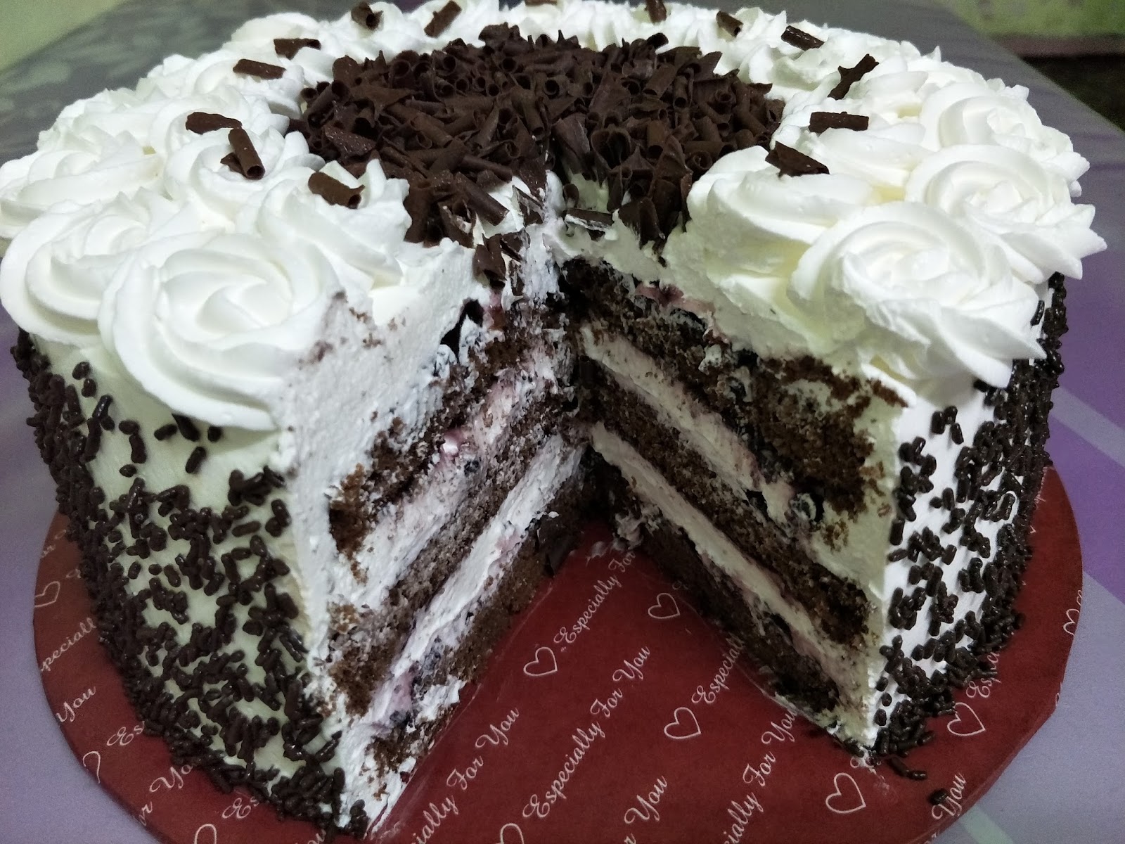 Yus Sweet Bakery: Kek Black Forest
