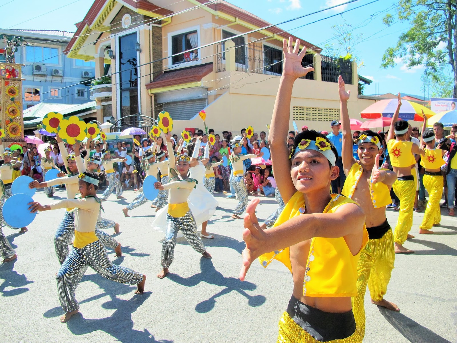 Gridcrosser: Baile, Baler! Aurora Capital Celebrates Coco-Sabutan Festival