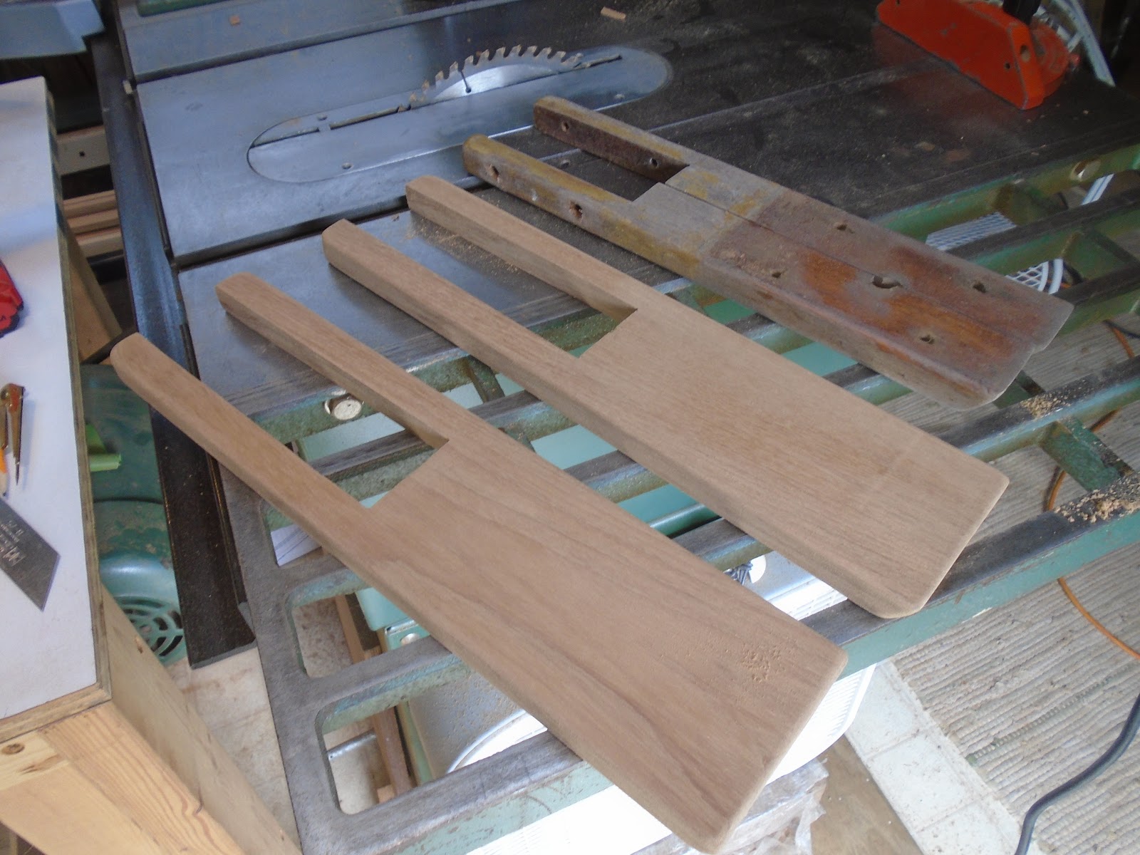 Dueling Dhows: Primer Coats 3 & 4, Daggerboard Trunk Supports, and ...