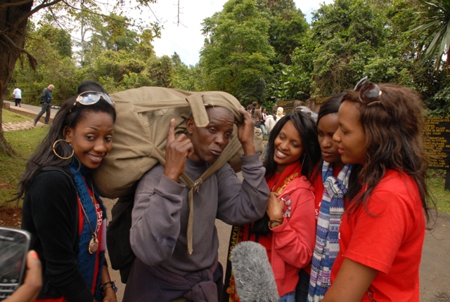 ...WAREMBO WA MISS TANZANIA WAIVAMIA MONDULI..... WADHAMIRIA KUPANDA ...