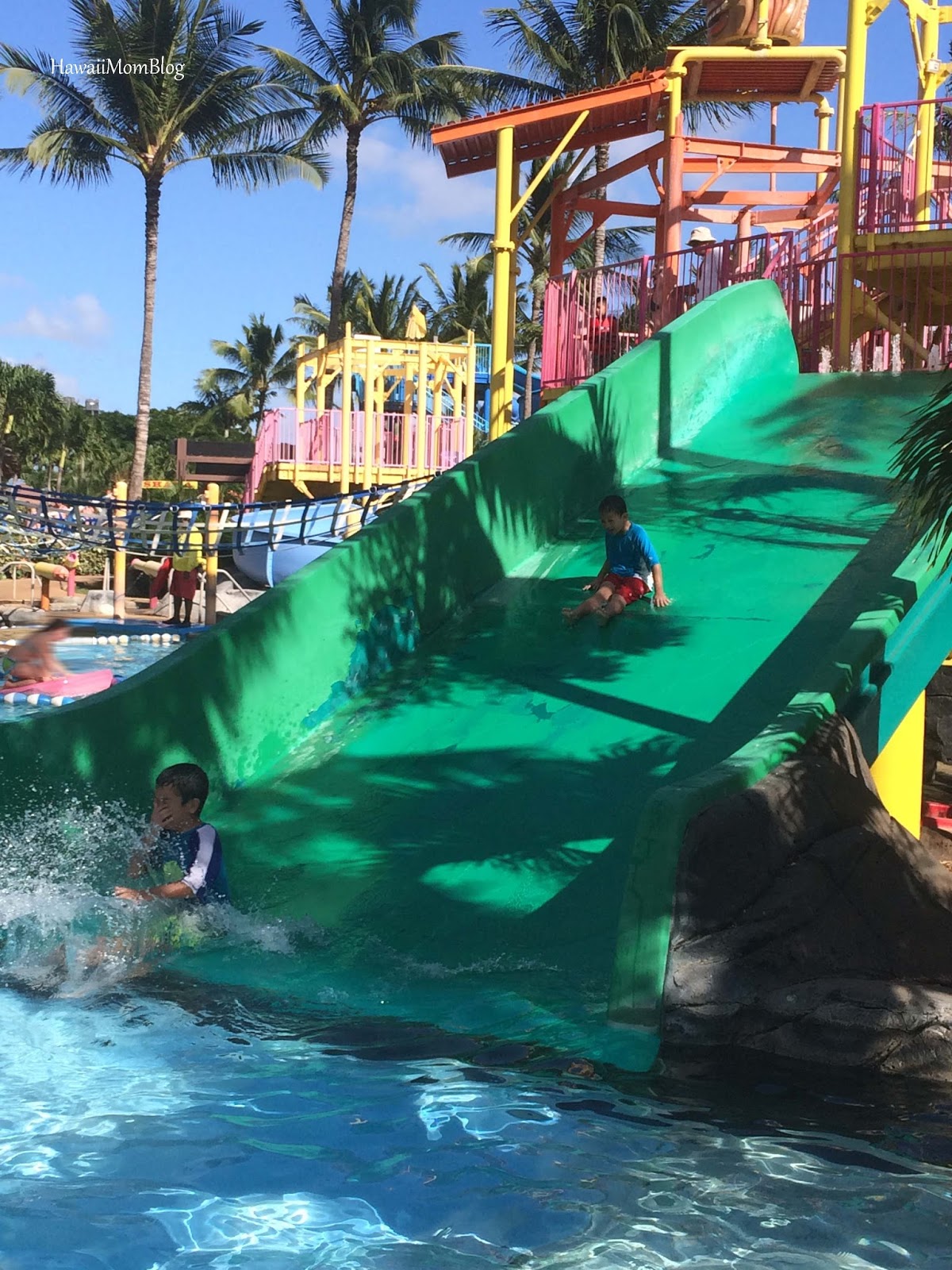 Hawaii Mom Blog: Winter Fun at Wet'n'Wild Hawaii