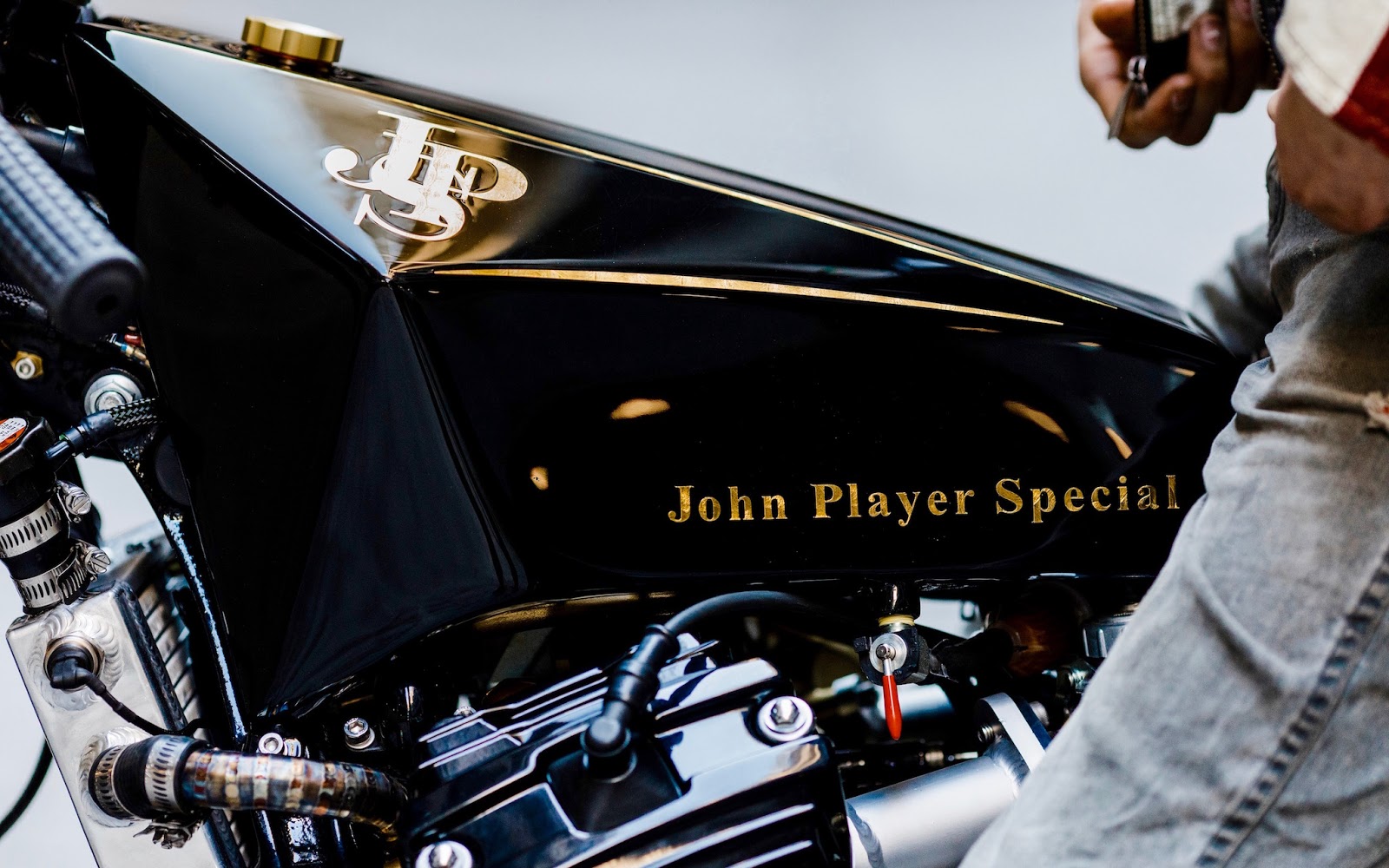 John Player Special CX - Inazuma café racer