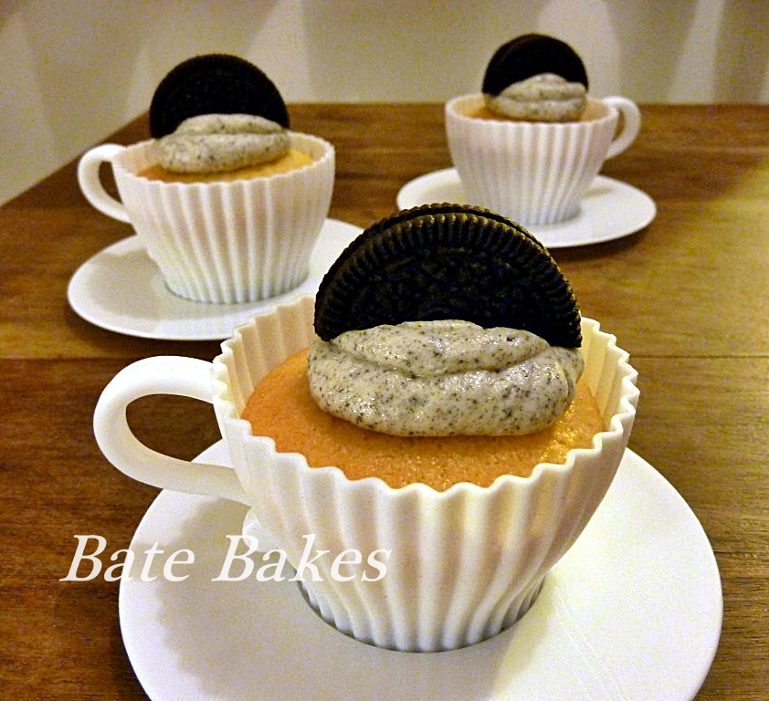 Bate Bakes: Oreo Surprise Cupcake with Oreo Buttercream
