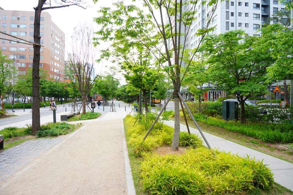 AREX: [AREX Line - Gongdeok Station] BEST 2 Cafes near Gongdeok Station