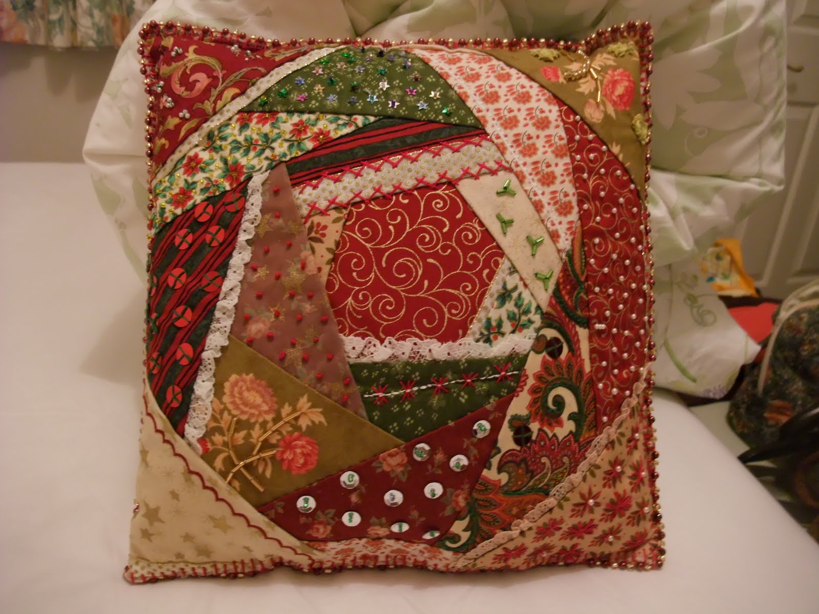First Quilting Steps: Crazy cushions