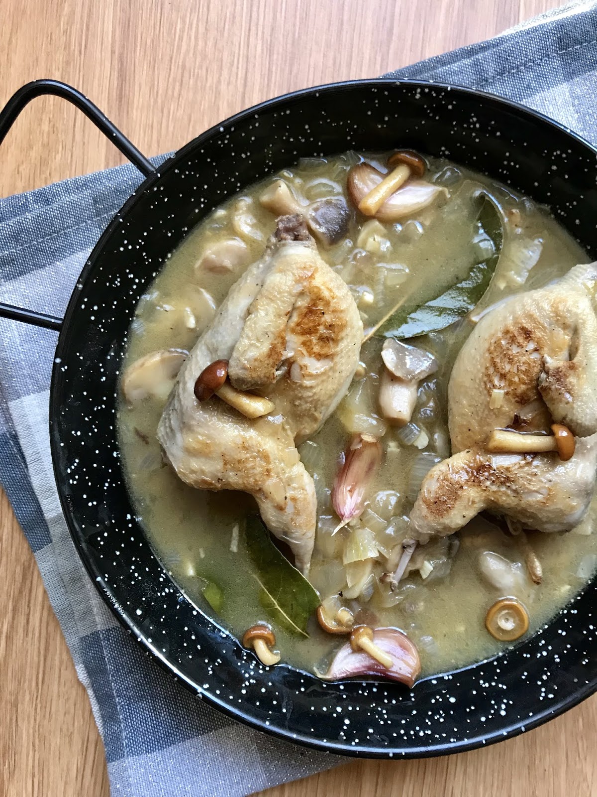 Codornices guisadas con setas