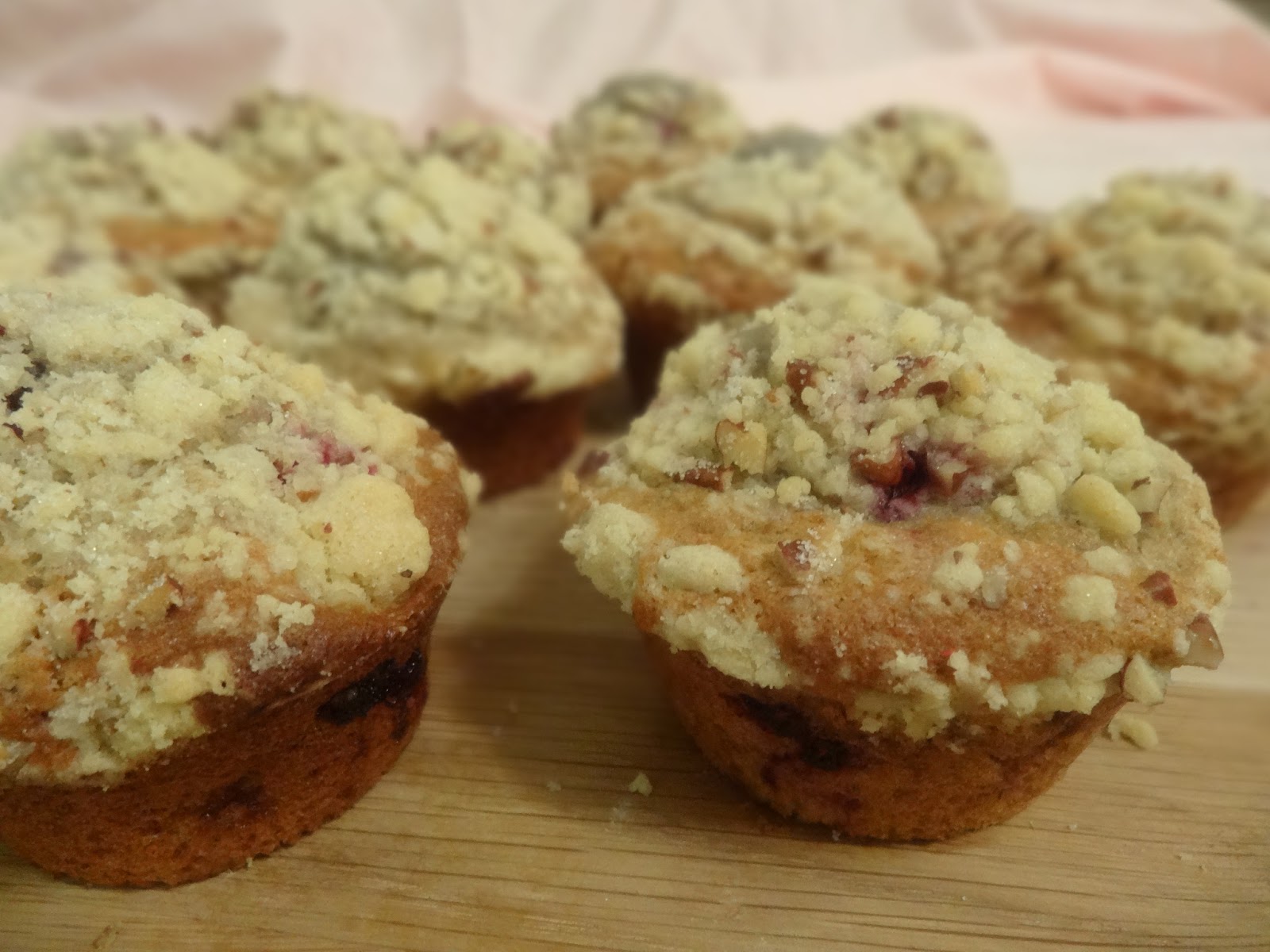 Rosie Bakes It: Raspberry Crumble Top Muffins