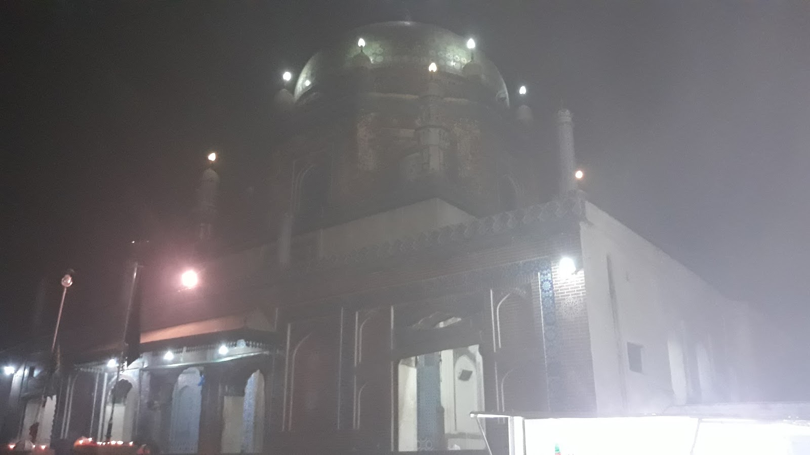 Ali Usman Baig : Foggy Night and Visit to Hazrat shams-e- tabrizi Shrine