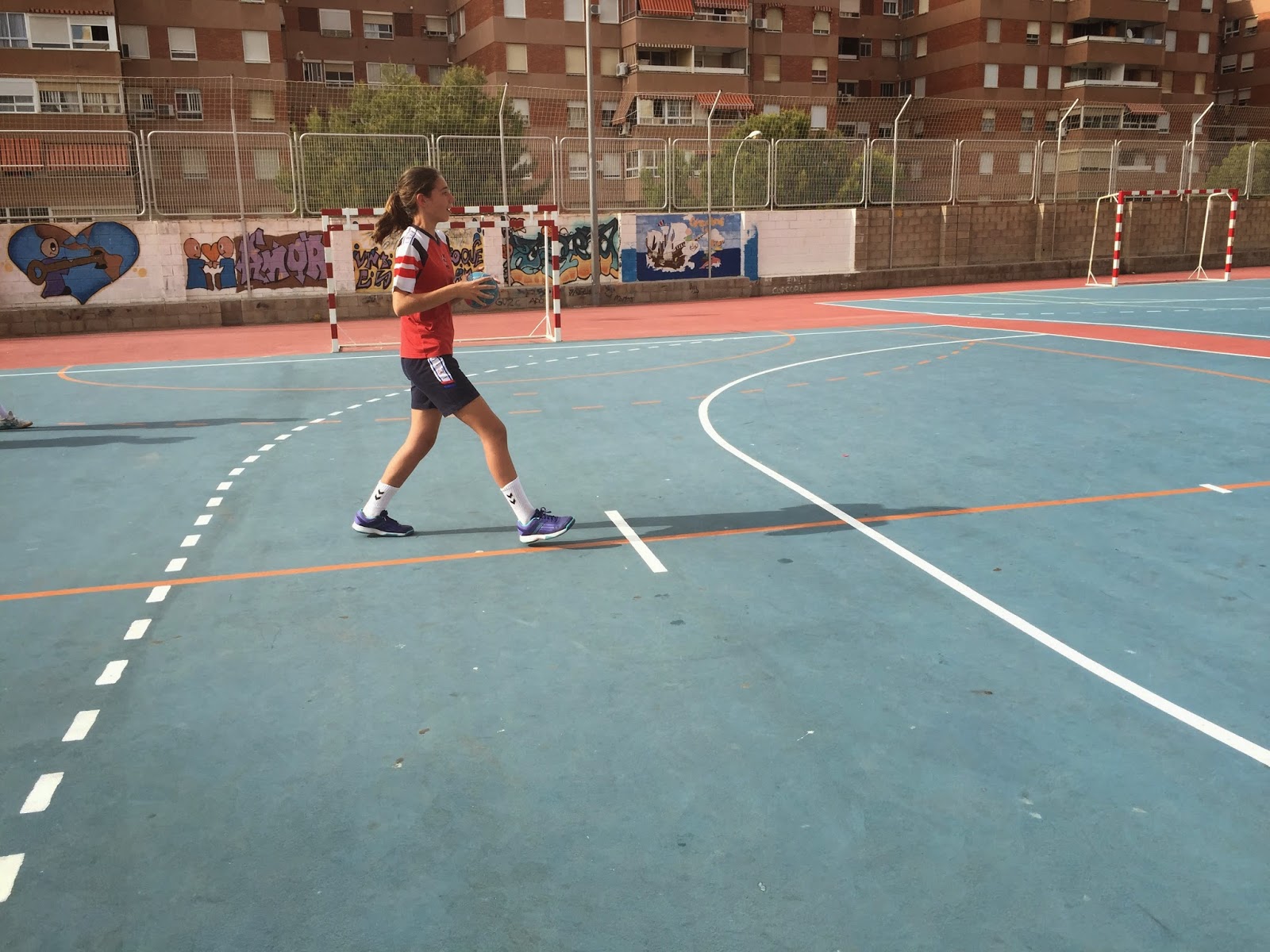 Initiation Handball: What to know about steps and bouncing in handball?