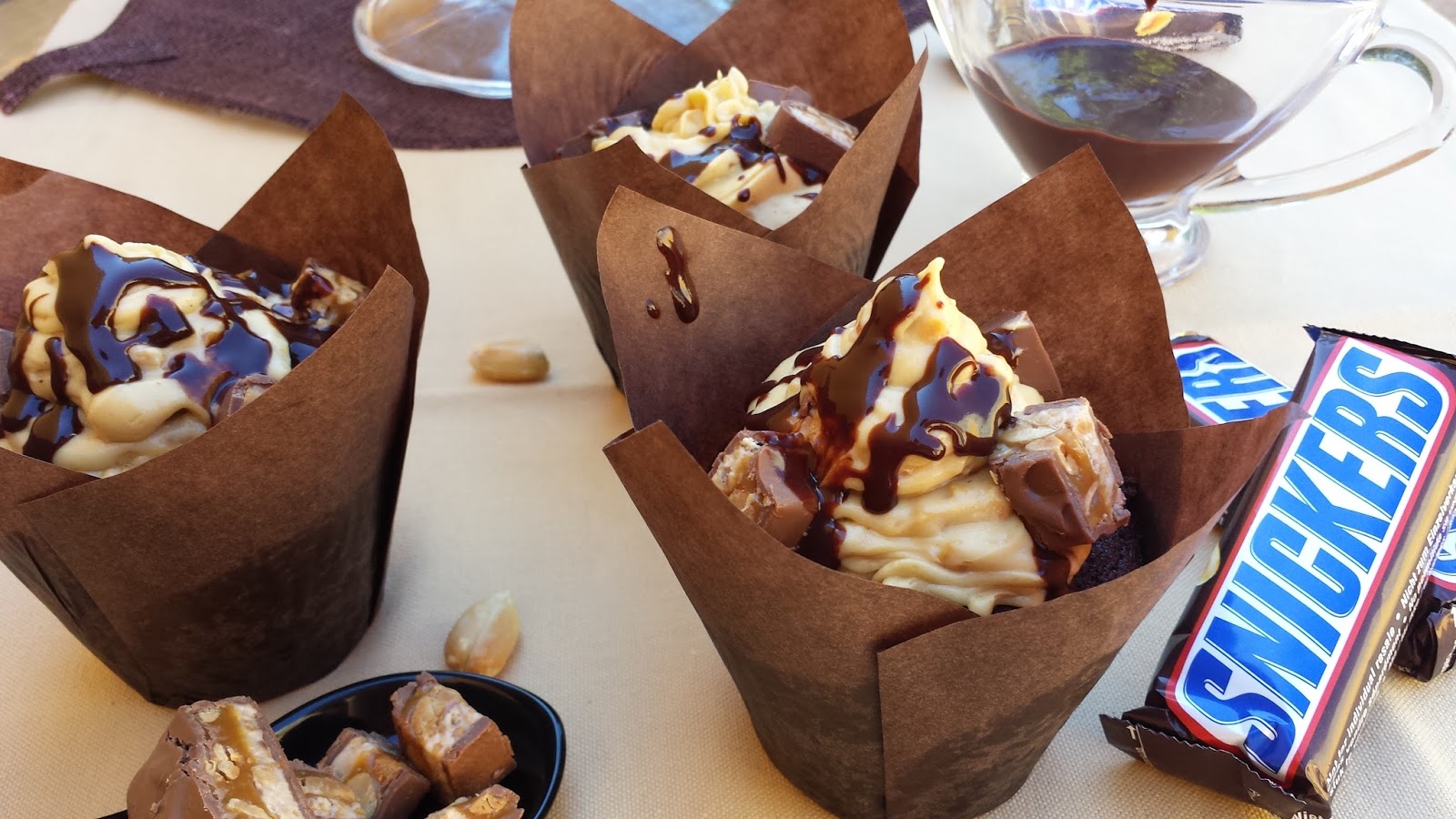 DULCE GOURMETT: SNICKERS CUPCAKE