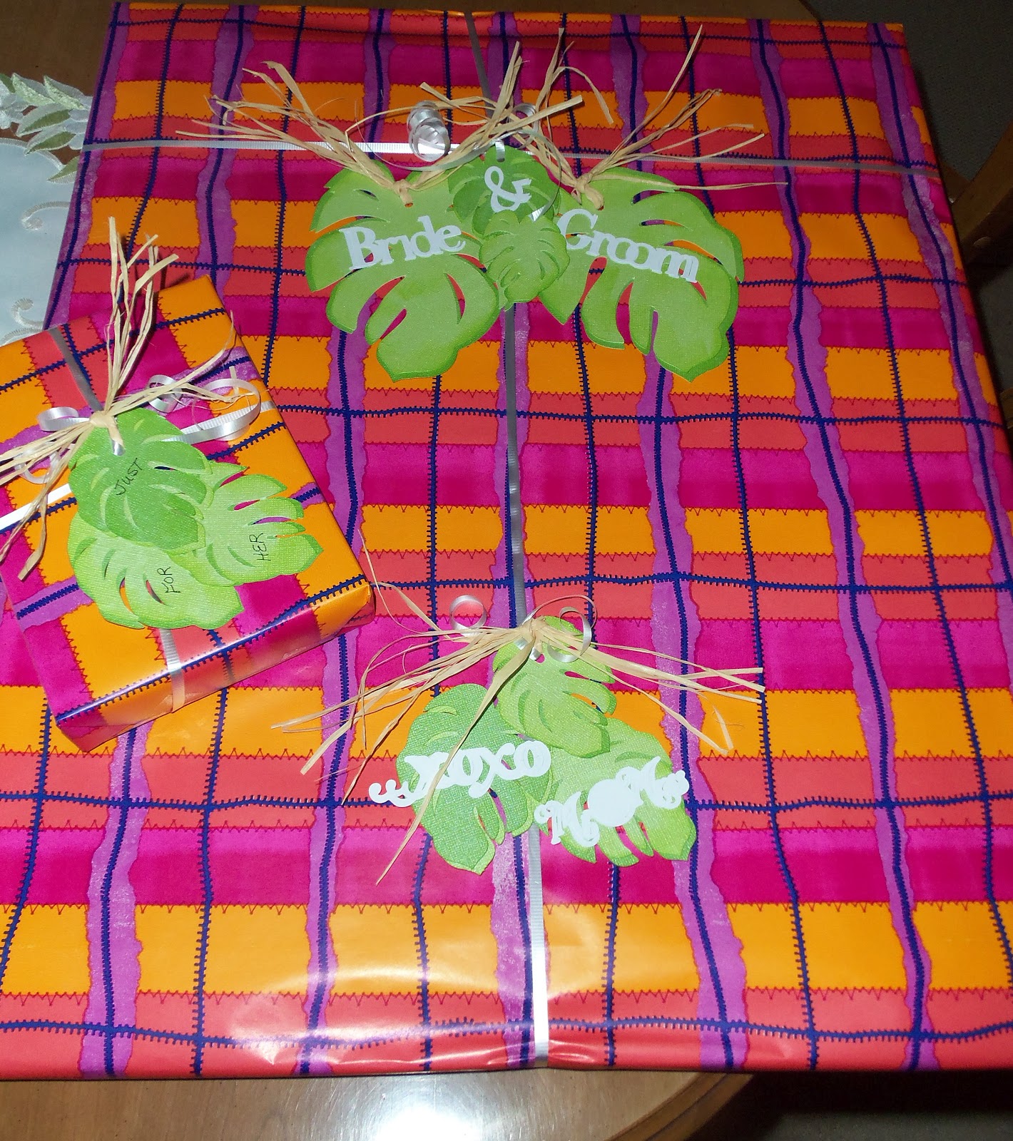 Debbie's Scrappin Corner: Tropical themed Gift Tags