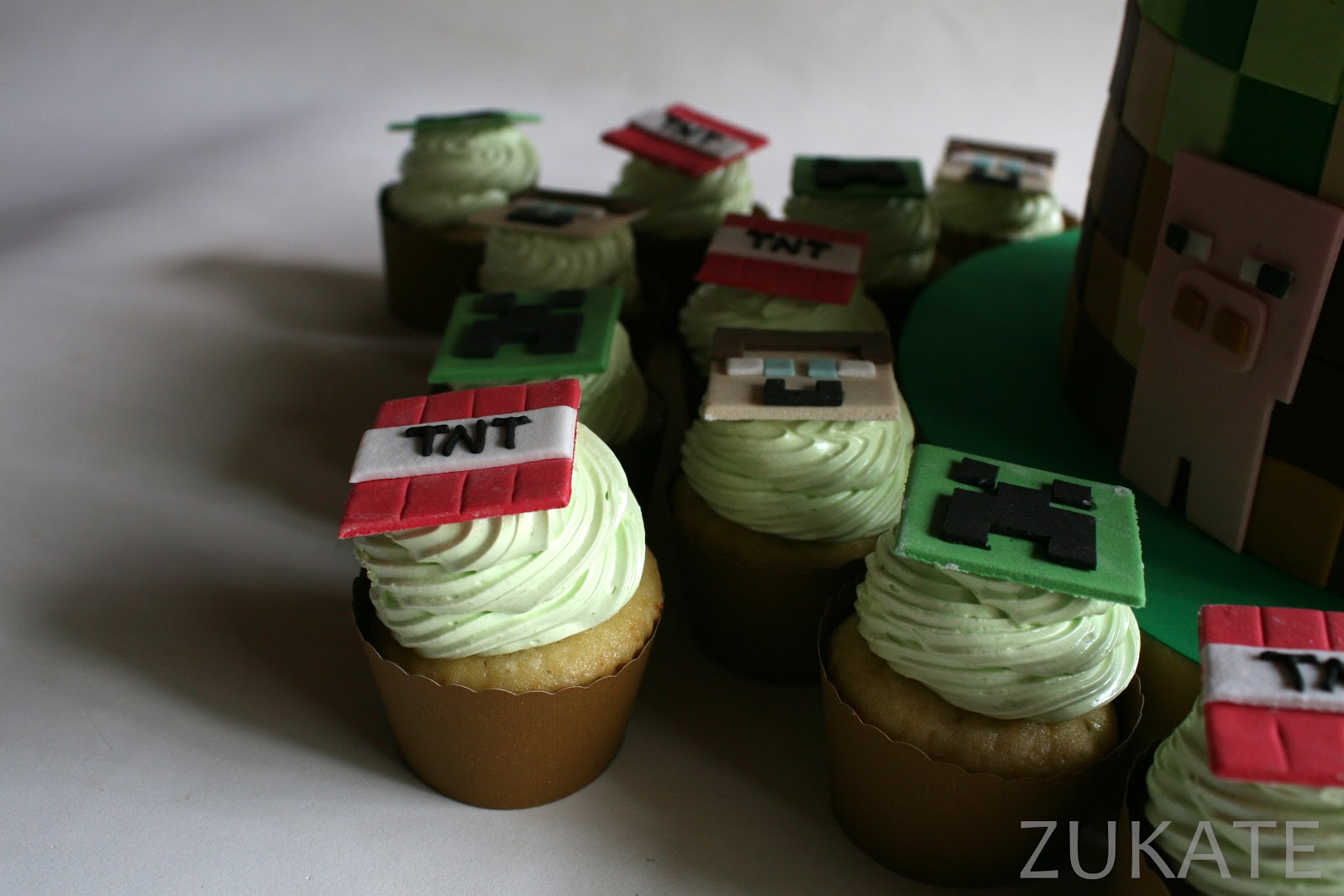 MESA DULCE DE MINECRAFT PARA JUANI | ZUKATE