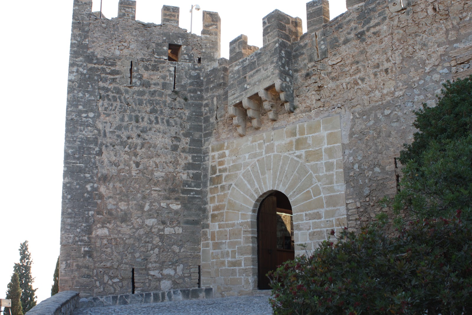 El Castillo de "Capdepera": viaje al pasado medieval de Mallorca ...
