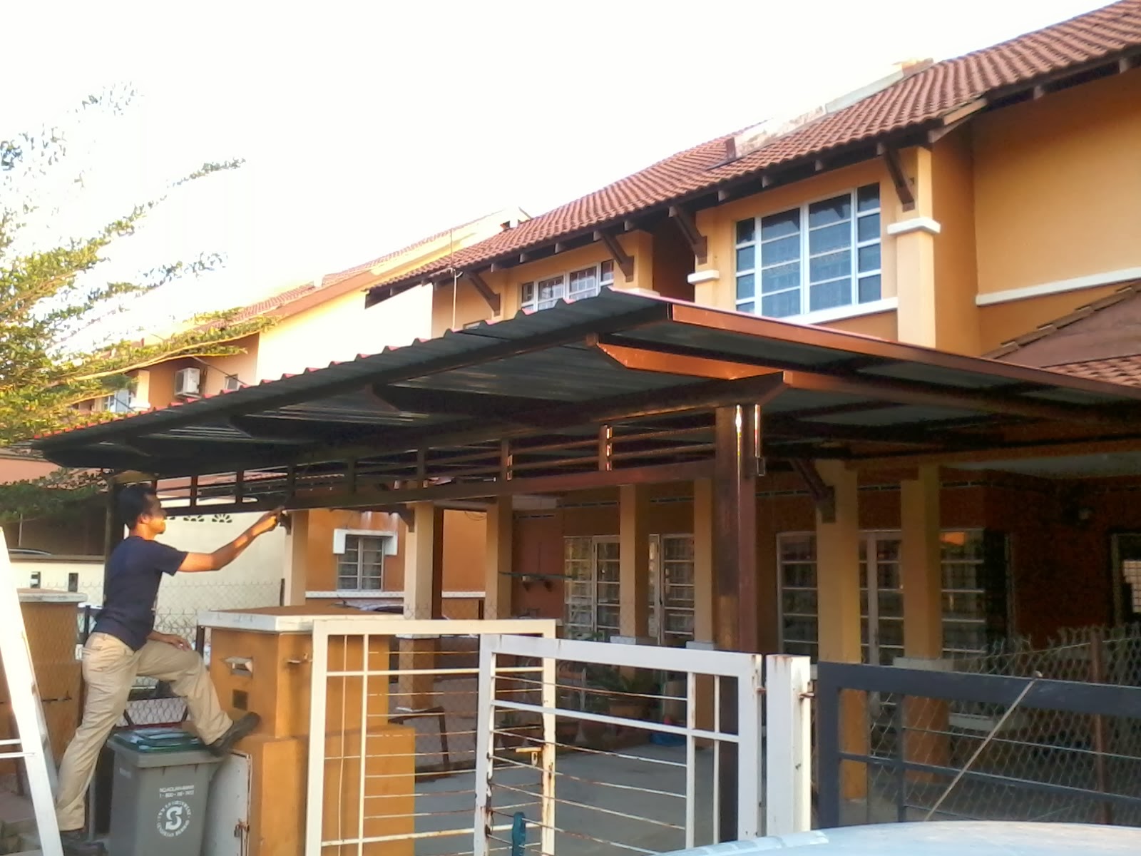 AWNING PAGOLA DAN GRILL : MEMBINA SET AWNING DI TAMAN DESARIA, NILAI.