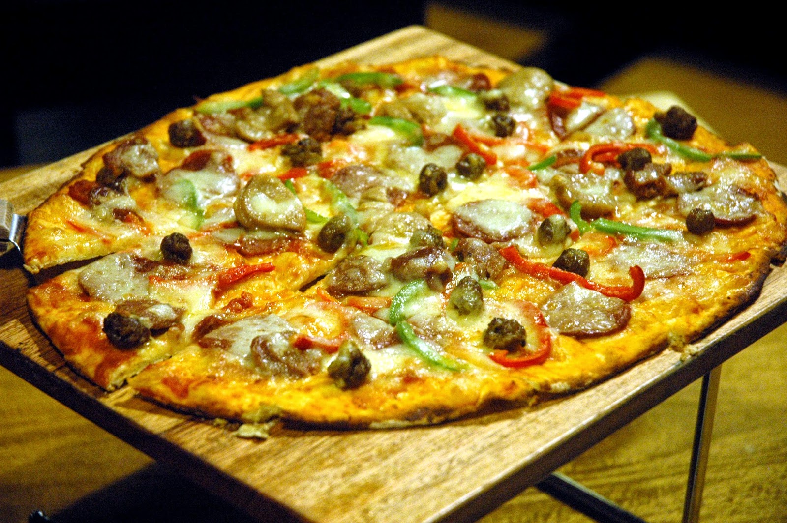 DUDE FOR FOOD: Palabok Pizza, Midnight in Pares, Spam Fries and ...