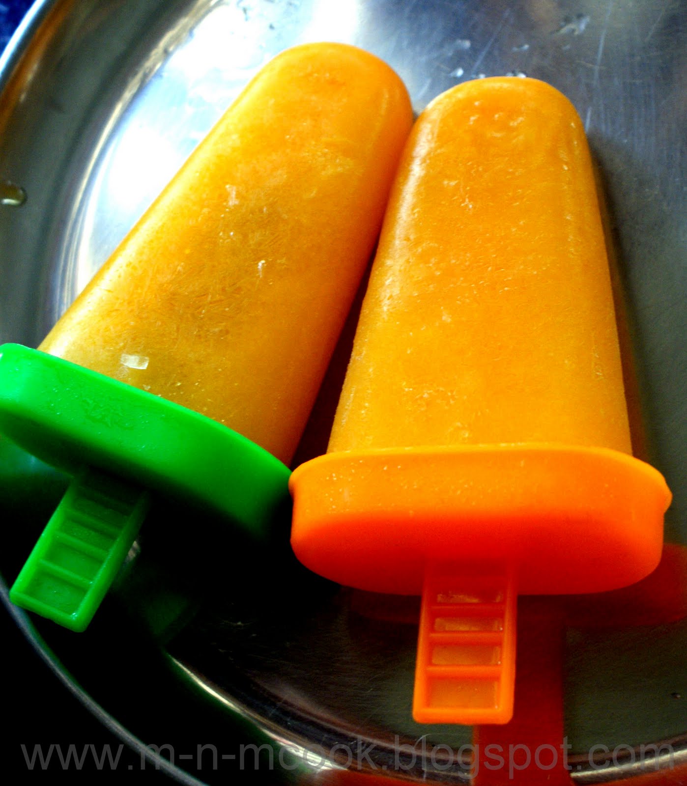 Munna & Mittoo's Kitchen Chronicles..: MAsala MAngo and orange popsicles