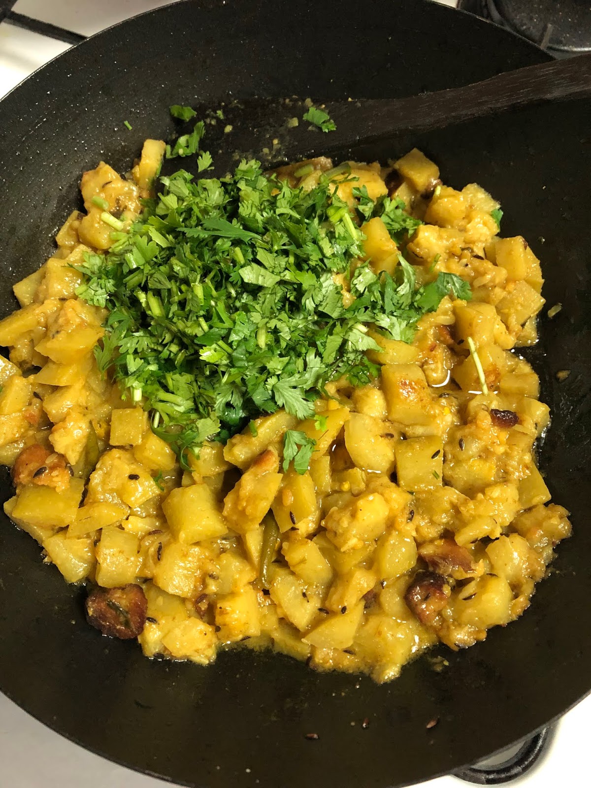 Bethica's Kitchen Flavours: Lau Ghonto (Bottle Gourd Curry - Bengali Style)