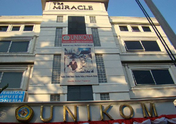 study tour smk budi mulia: Mengetahui Sejarah UNIKOM