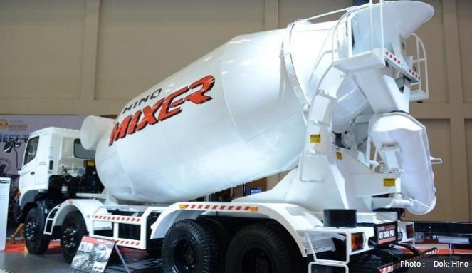 mobil molen hino terbaru