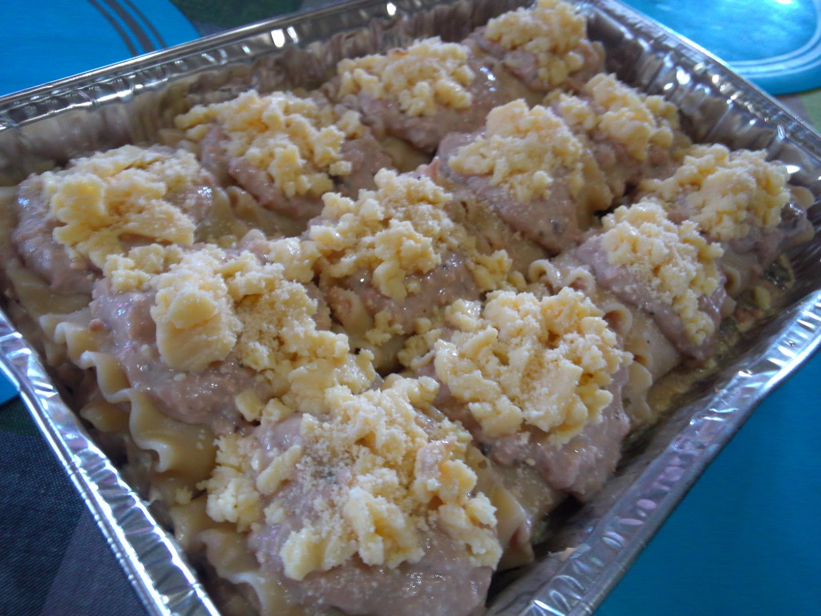 CHEESY TUNA LASAGNA ROLL UPS |AprilEatsGuilty