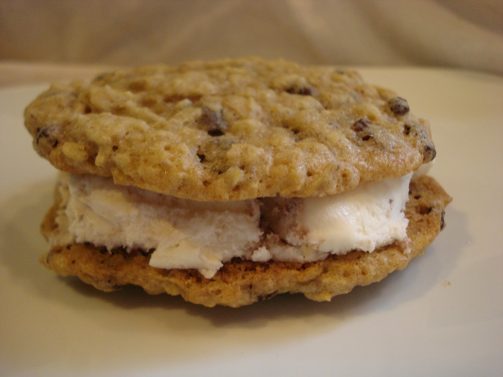 The Cookie Scoop: Thin Oatmeal Currant Cookies