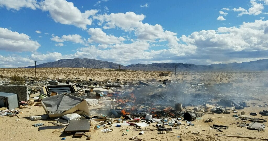 Wonder Valley, CA: Fire at illegal dump