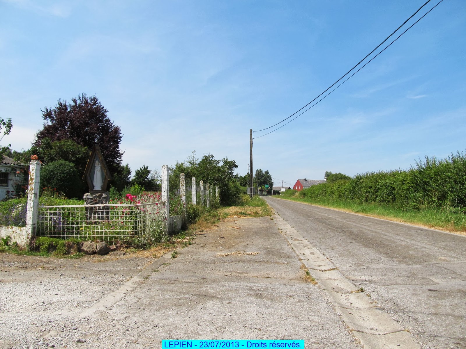 Nos chapelles: Notre Dame du chemin Wairies (Momignies)