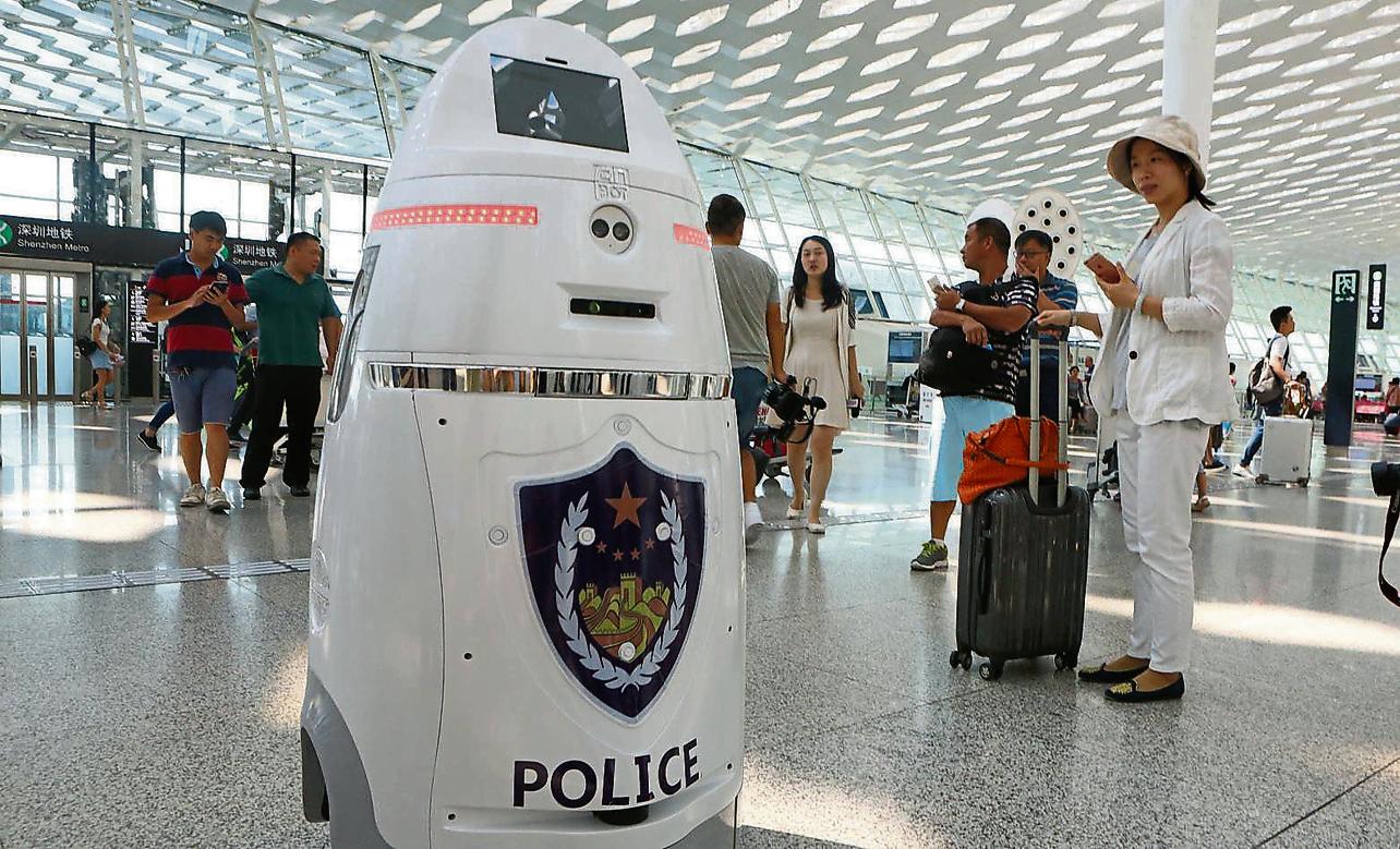 HUMANIDAD Y COSMOS: YA FUNCIONA EL PRIMER ROBOT POLICÍA DE CHINA, SU ...