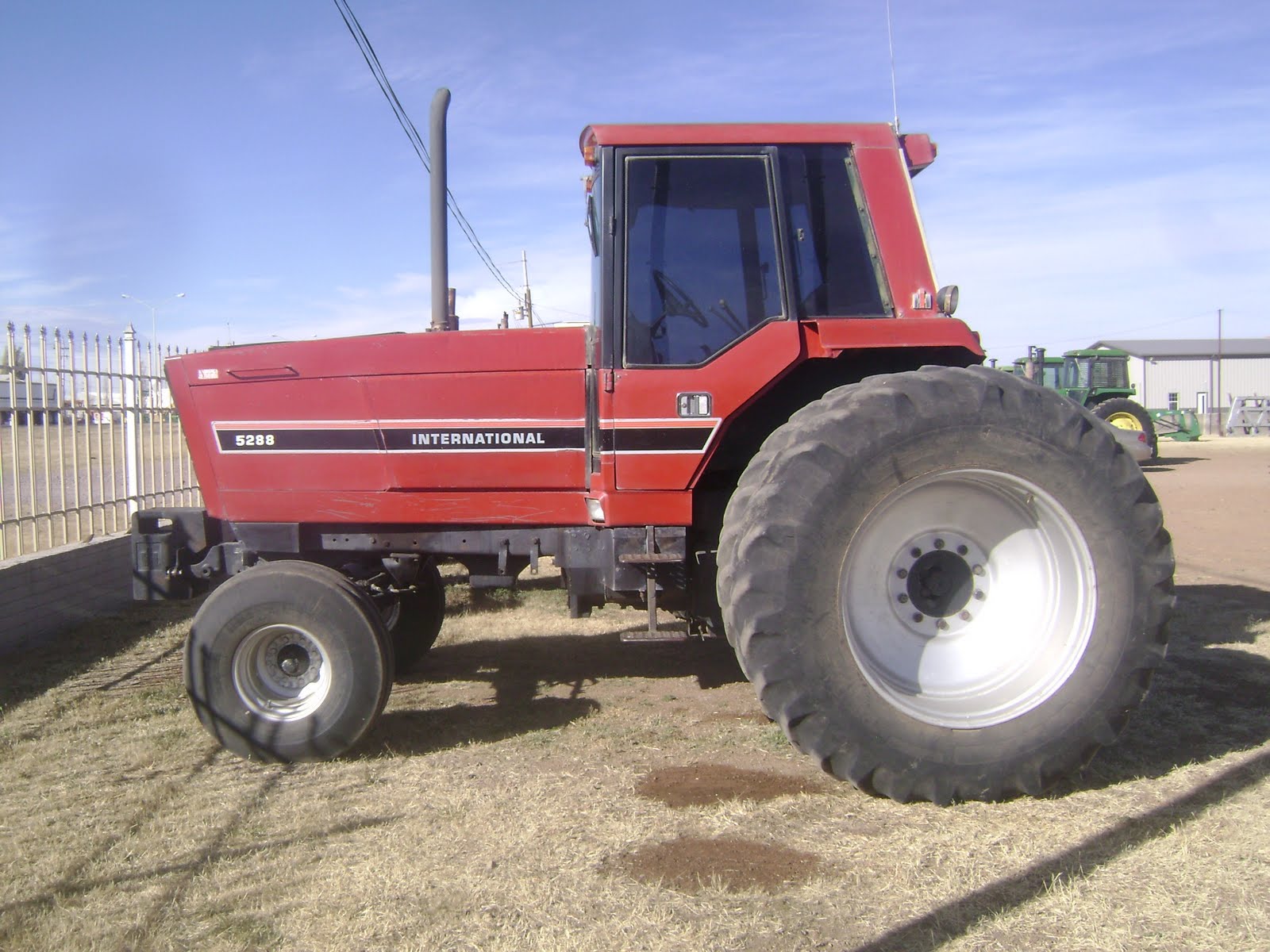 MAQUINARIA AGRICOLA INDUSTRIAL: TRACTOR INTERNATIONAL 5288 160hp ...