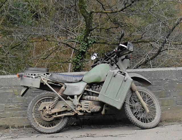 Fitting a pillion seat to my Harley Davidson MT350E | Adventure Rider