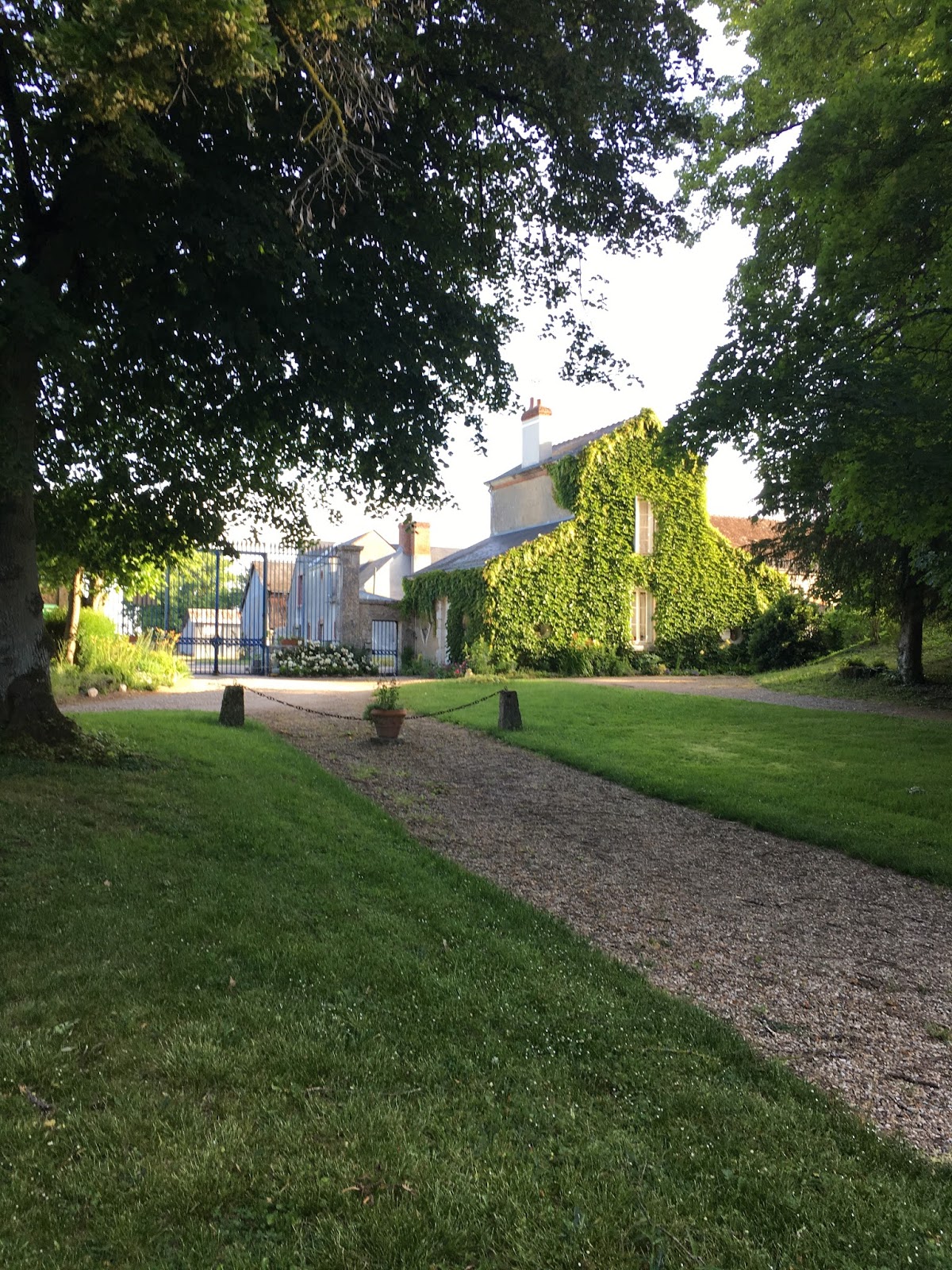 New York Life-Day by Day: Visit to Chateau D'Avaray 2017.The Loire ...