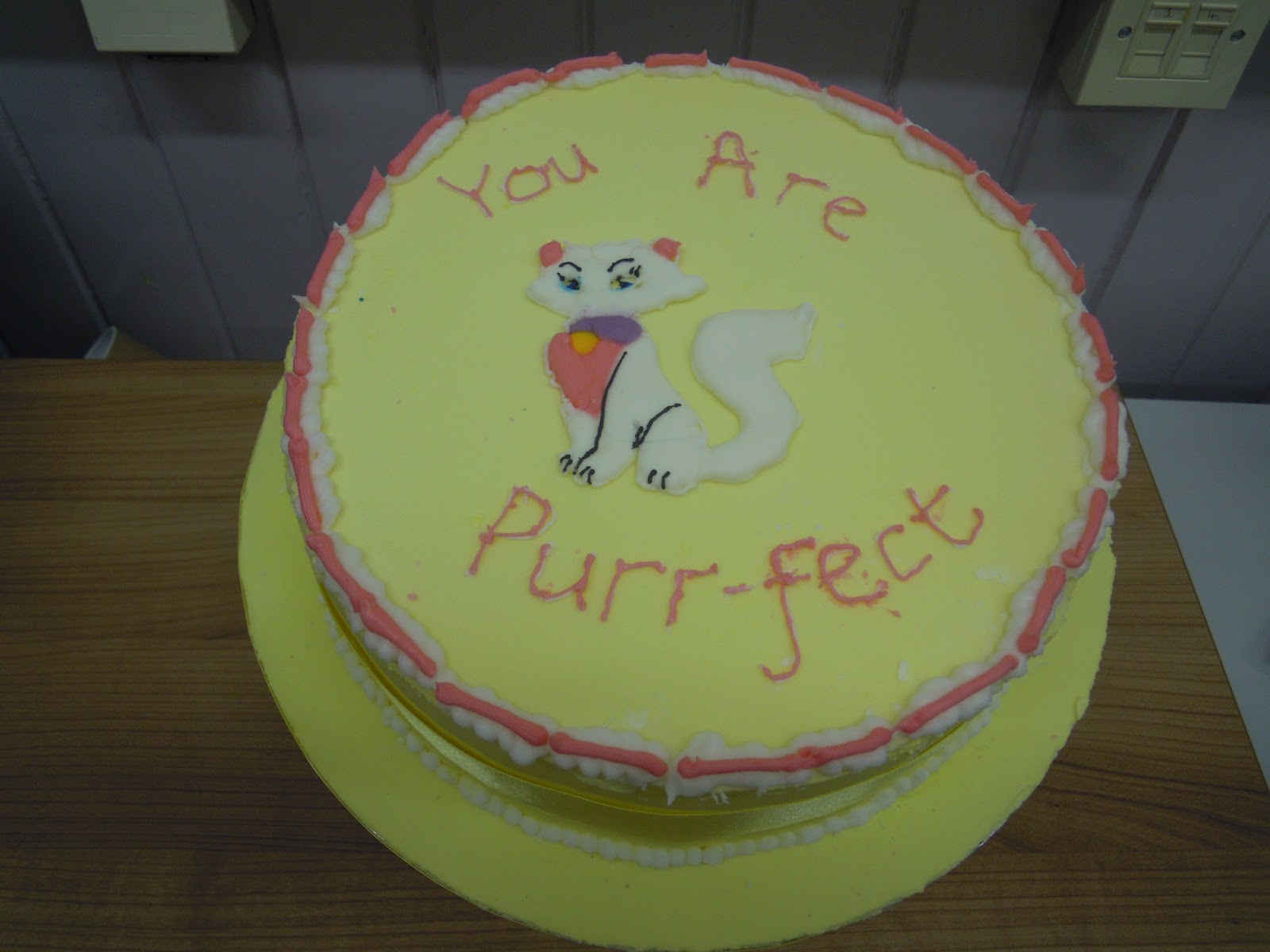 Flour Power Cake Journey: Runout (Flooding) Royal Icing Class Projects