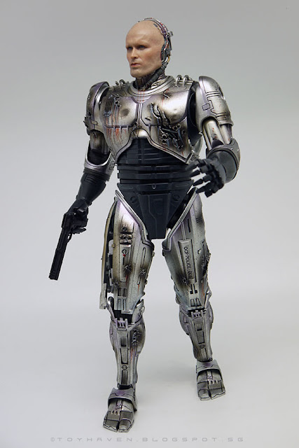 toyhaven: Review 1: Hot Toys MMS266 1/6th RoboCop (Battle Damaged ...