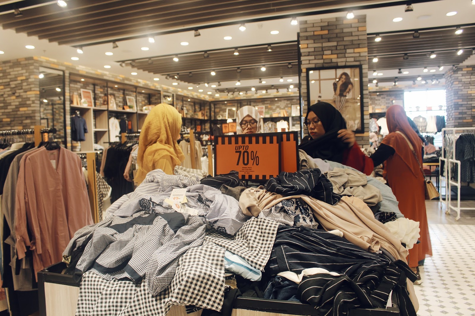 BELANJA OUTFIT KECE DI ADA STORE JOGJA - BEKIKA ROOM