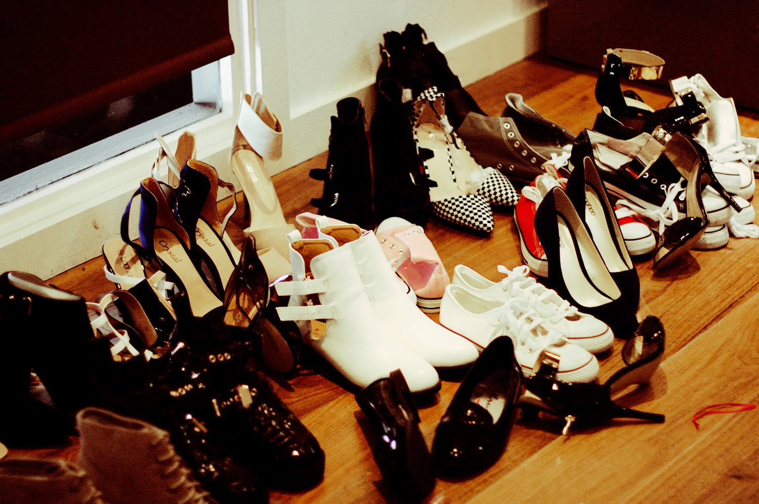 BEHIND THE SCENES AT THE NEW BOOHOO TV AD - KAYLA HADLINGTON