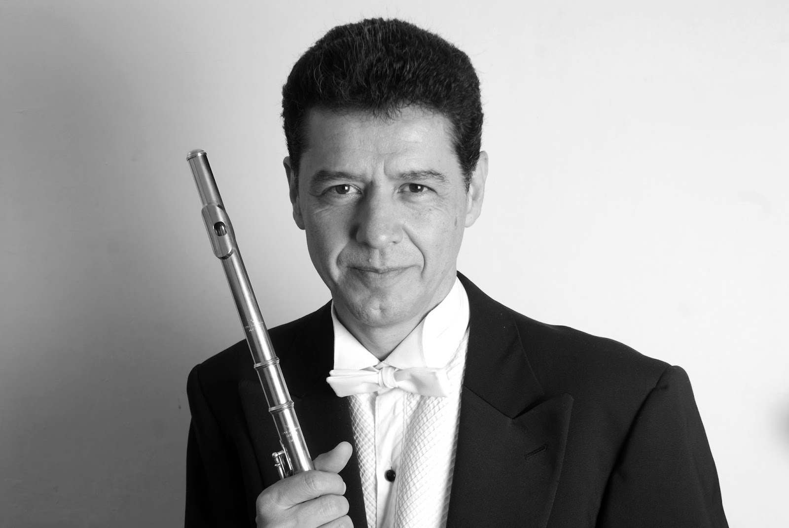 COMPARTIENDO LA PALABRA ESCRITA: HISTORIA VIVA / Horacio PUCHET