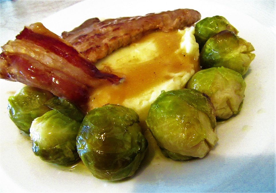 Kako spremiti prokulice i šnicele s umakom / How to cook Brussels ...