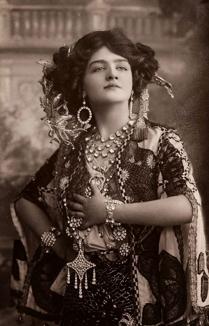 Lady Lucy Duff Gordon | women's fashion trend