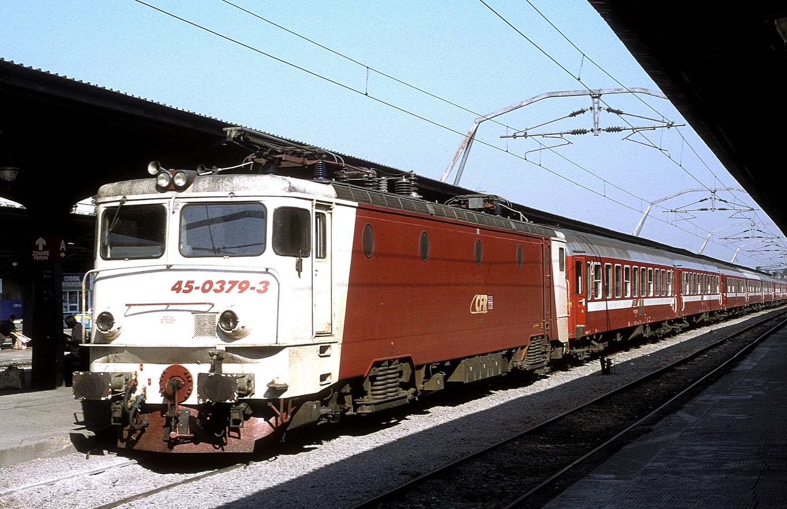 Depozitul De Reduceri: Poze vechi cu locomotive Cfr!