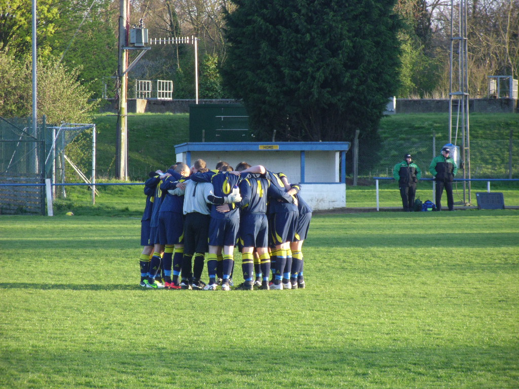 The Cold End: BROMHAM UNITED GET THE BETTER OF WOBURN ATHLETIC