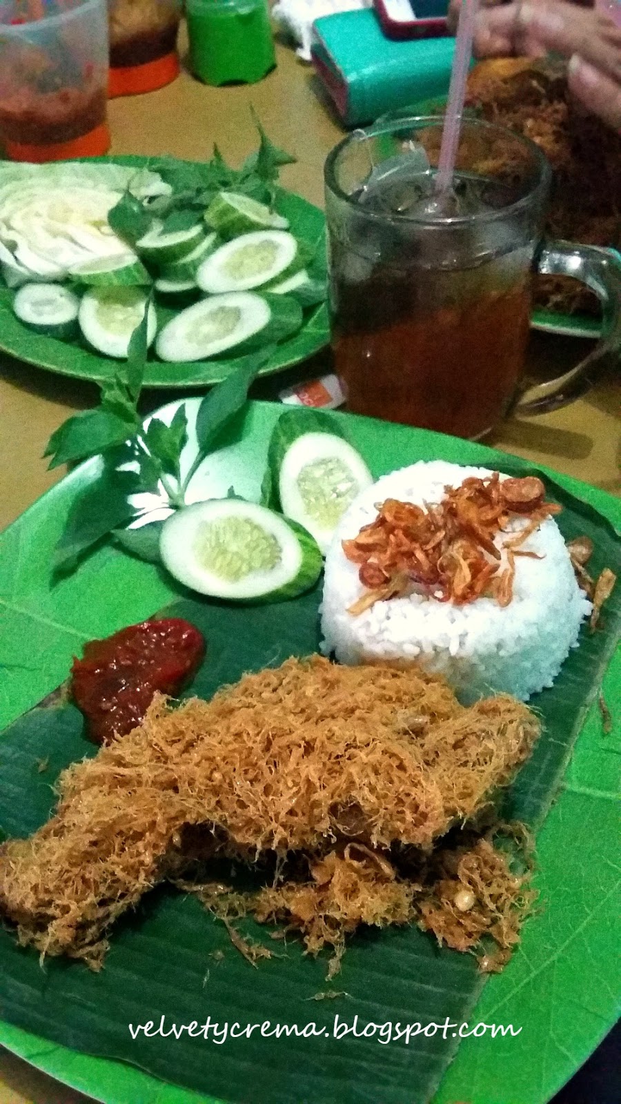 Velvety Crema: Review: Bebek Kremes Ayam Kampung Sambal Gledek Bu Uju