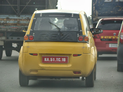 Mahindra Reva E2O electric car drive review - eNidhi India Travel Blog