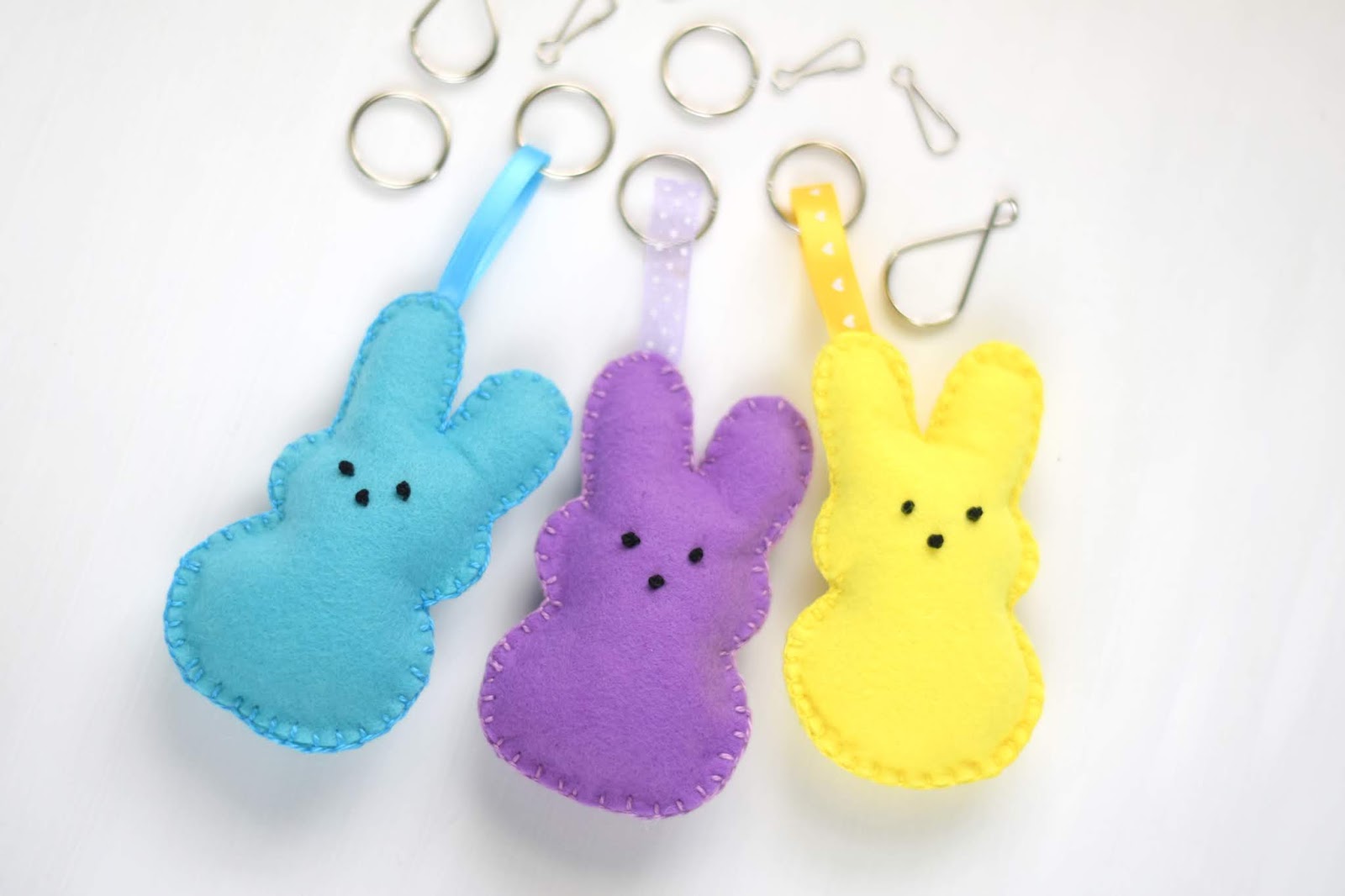 Cristali-Designs: Peeps Bunny keychain