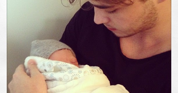 Francisco Lachowski 2022 And Baby