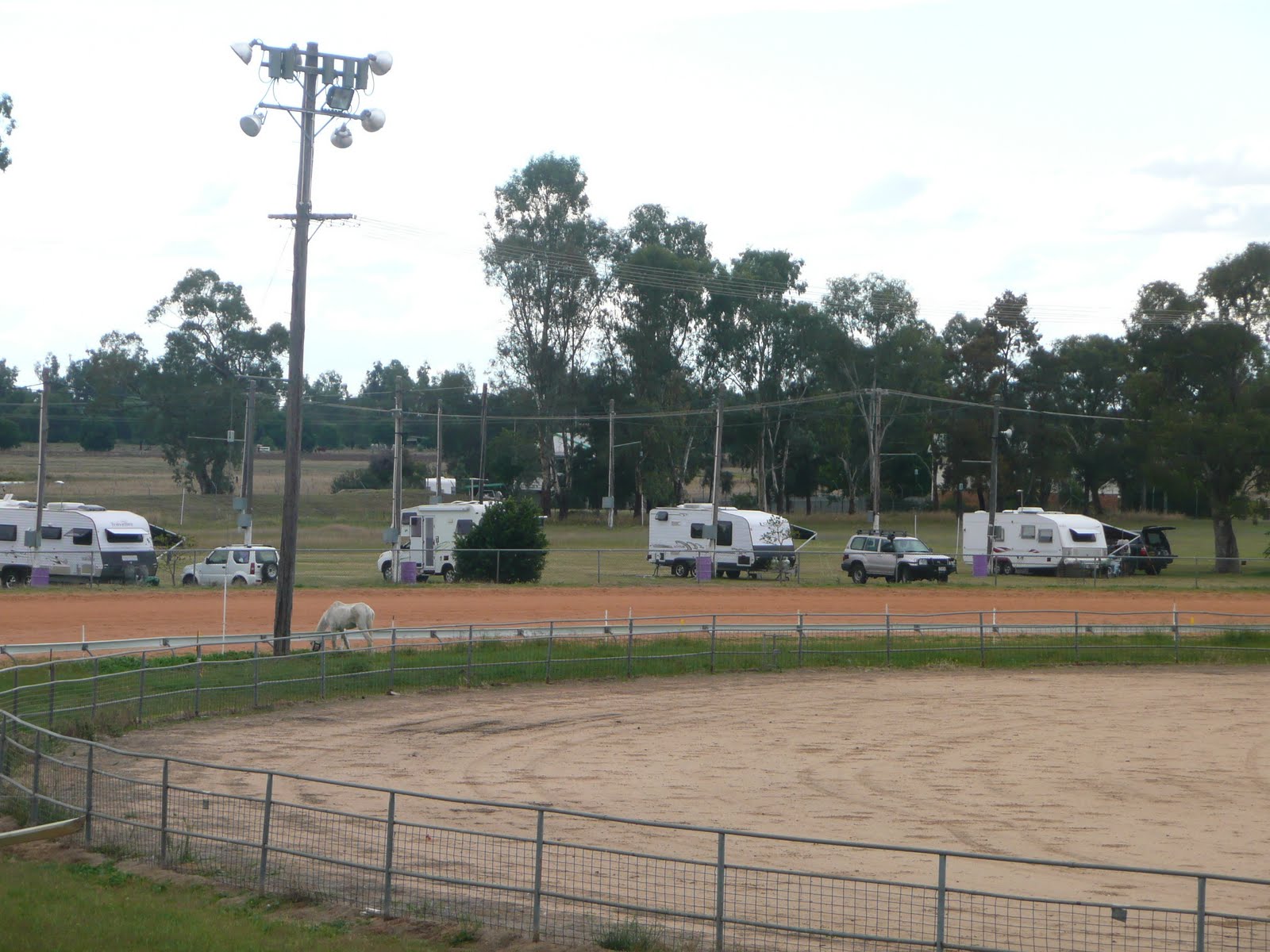 The Clarke's Aussie Adventure: 21 April 2011 - Narrabri Showgrounds, NSW
