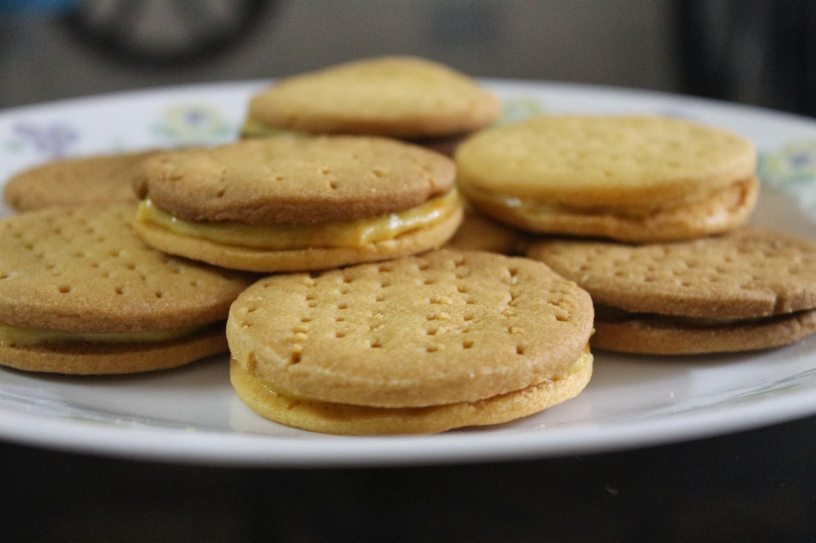 Femi's Kitchen: CUSTARD CREAM COOKIES