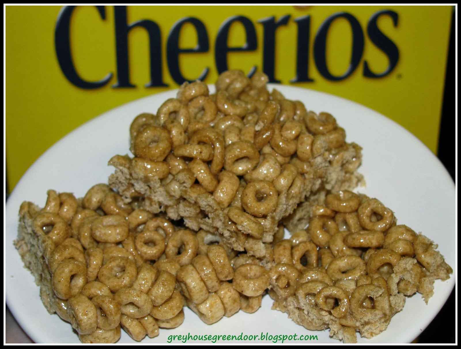 Grey House Green Door: Honey Nut Cheerio Bars